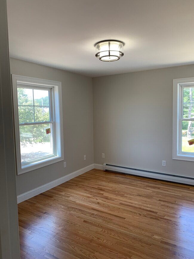 163 Middle Rd, Falmouth, ME 04105 - House Rental in Falmouth, ME ...