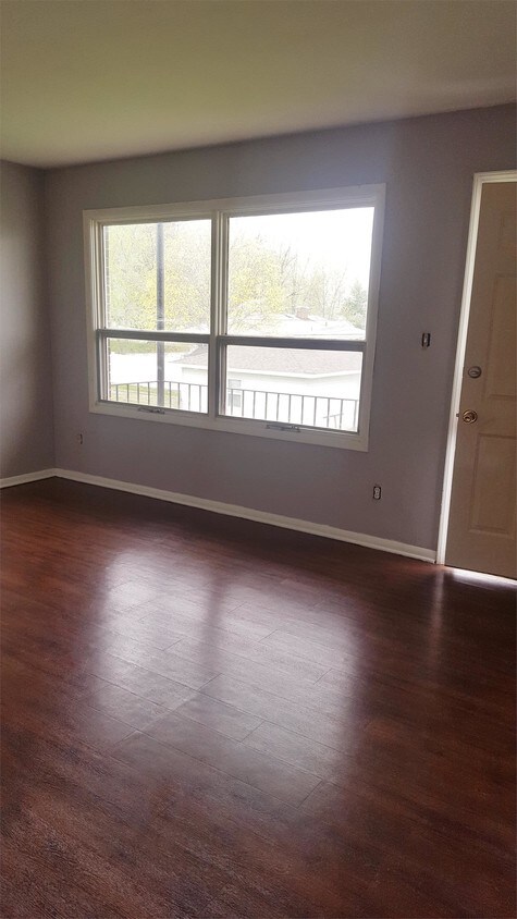 301 N Church St Unit 8, Thomasboro, IL 61878 - Room for Rent in ...