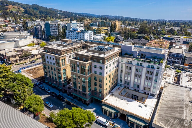 The Standard at Berkeley - 2580 Bancroft Way Berkeley, CA - Apartments ...