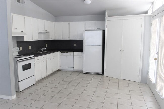 3113 Fritz Hughes Park Rd, Austin, TX 78732 - House Rental in Austin ...