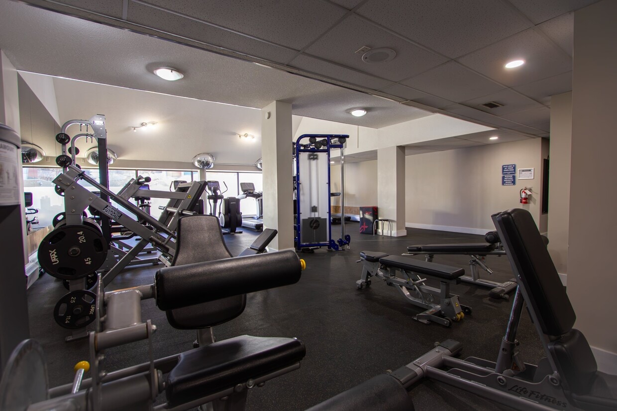 The David Thompson Apartments - 9717 111th St Nw Edmonton, AB ...
