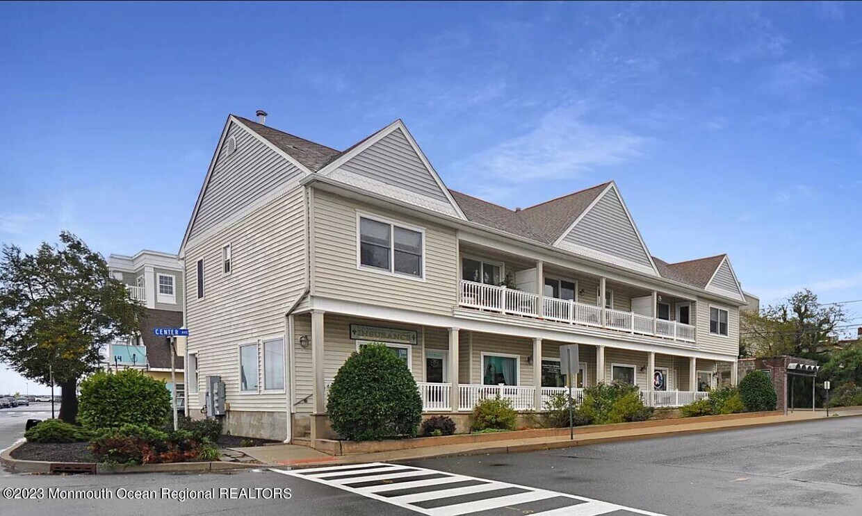 20 Center Ave Unit 1, Atlantic Highlands, NJ 07716 - Room for Rent in Atlantic Highlands, NJ ...