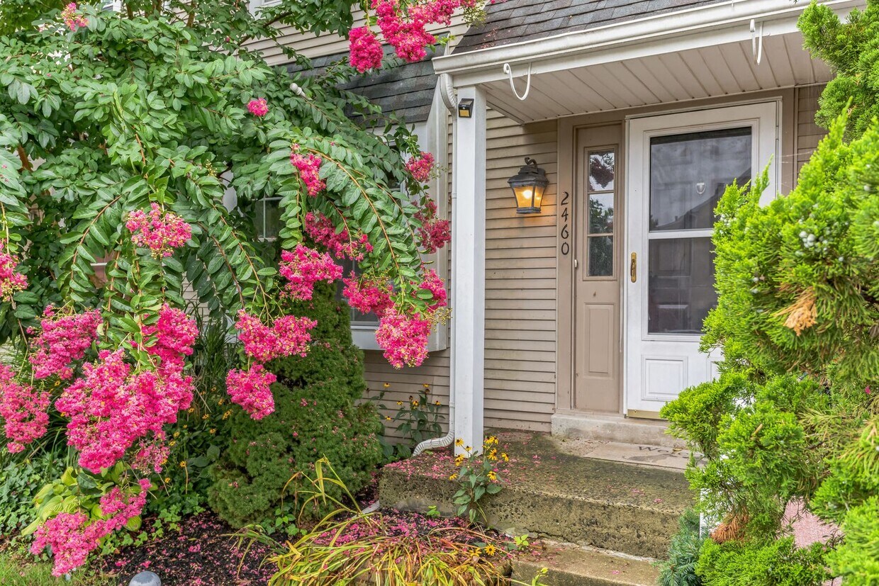 2460 Hillendale Dr, Norristown, PA 19403 - Townhome Rentals in ...