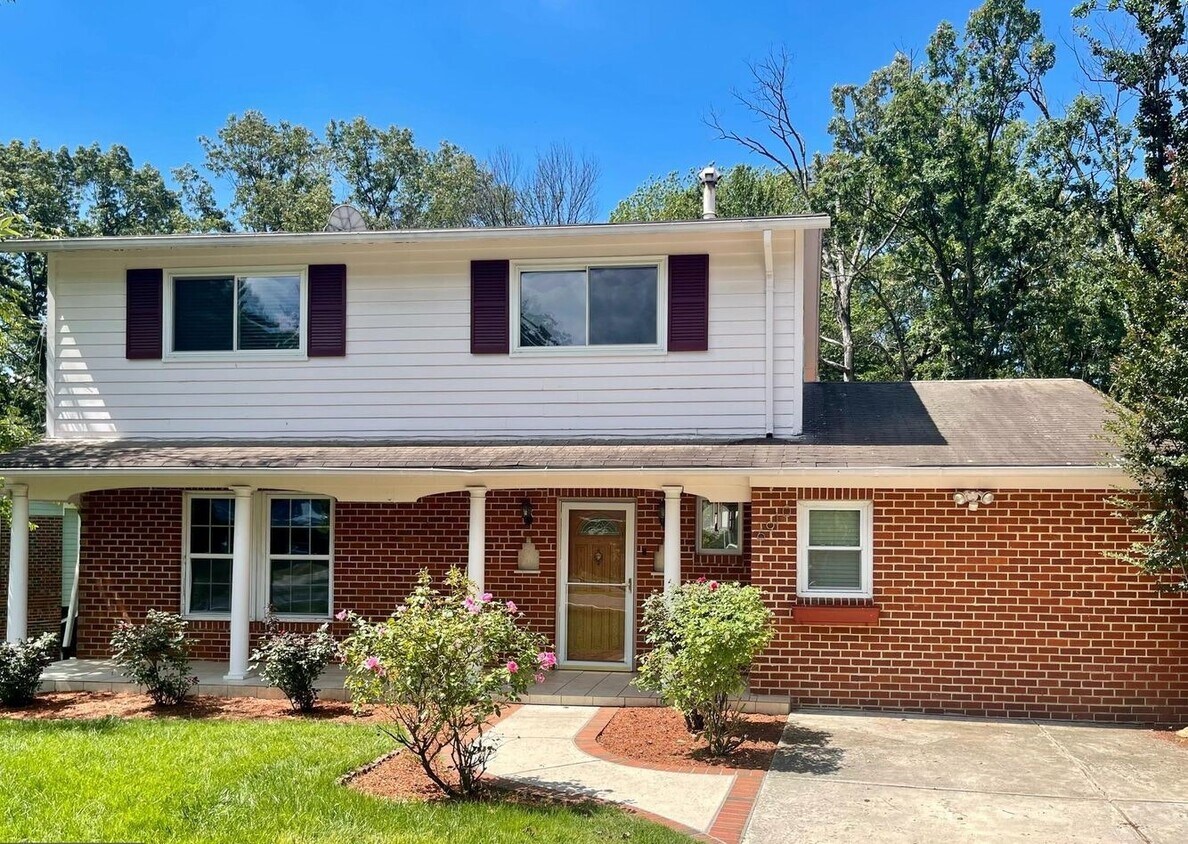 6910 Rolling Rd, West Springfield, VA 22152 - House Rental in West ...