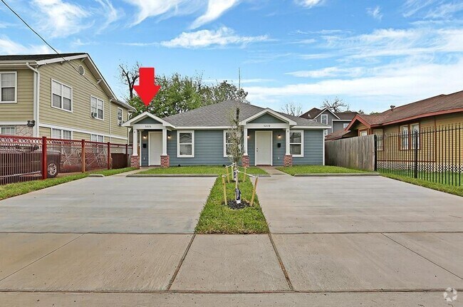 Fullerton Place Apartments for Rent with a Walk-In Closet - Houston, TX ...