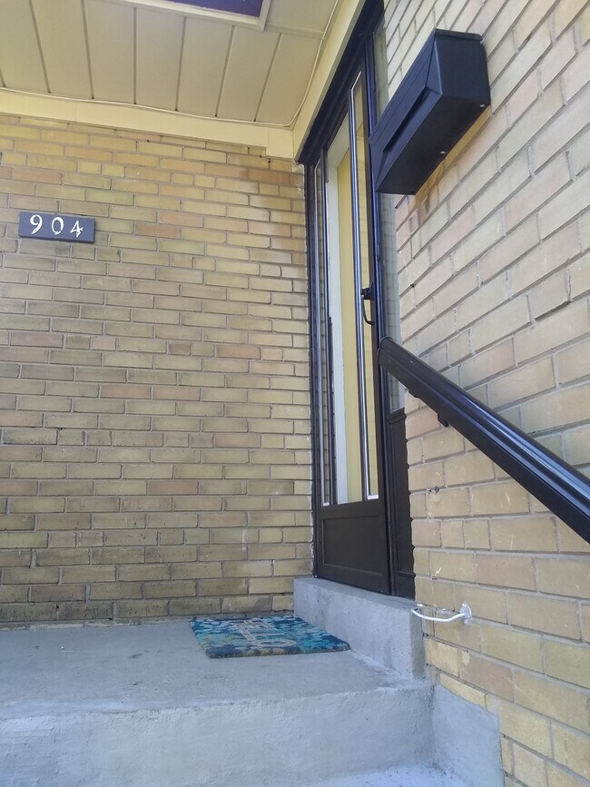 904 Scarborough Golf Club Rd Unité House Main Floor, Toronto, ON M1G ...