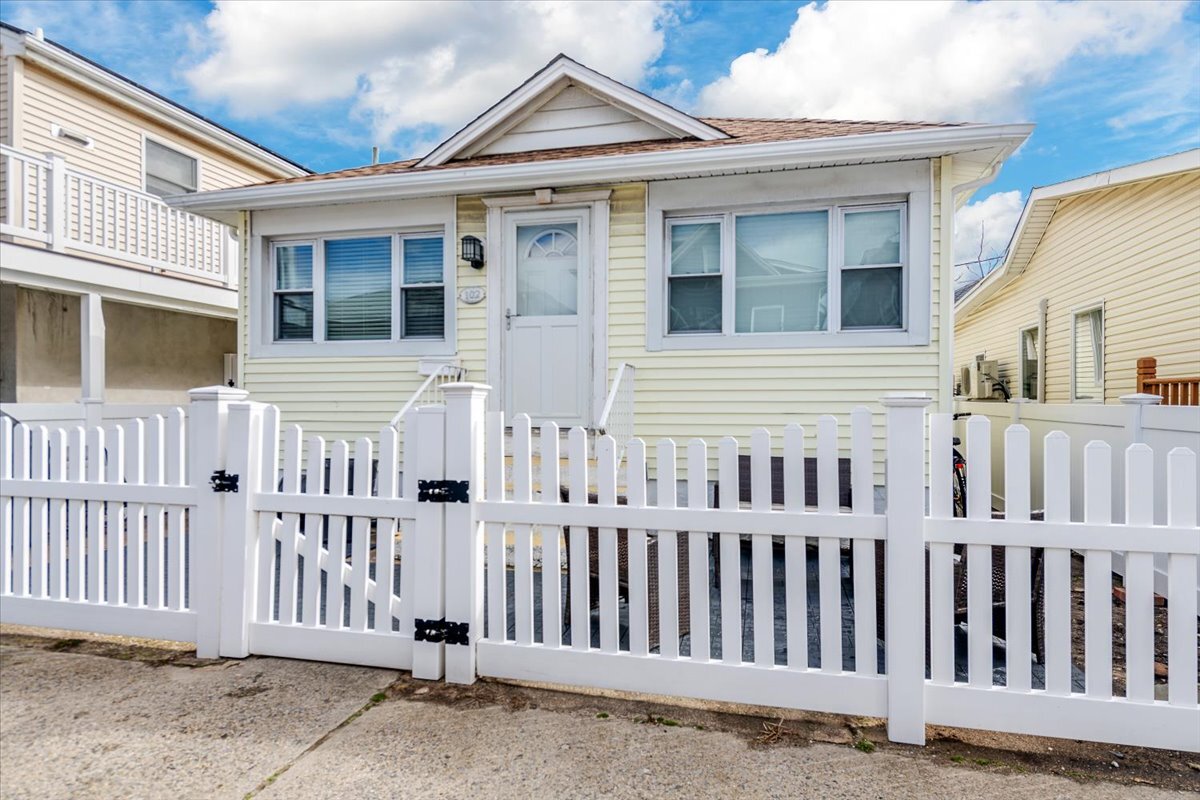 102 Vermont St, Long Beach, NY 11561 - House Rental in Long Beach, NY ...