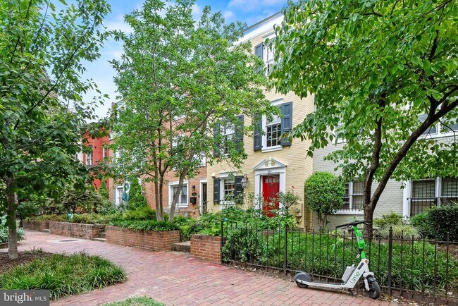 Barracks Row Luxury Apartments for Rent - 1 Rentals | Apartments.com