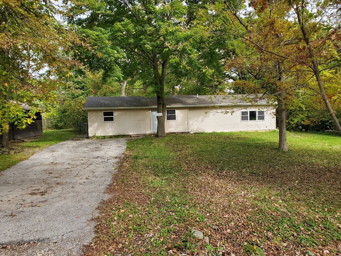 8516 Alden Rd, Wonder Lake, IL 60097 - House Rental in Wonder Lake, IL | Apartments.com