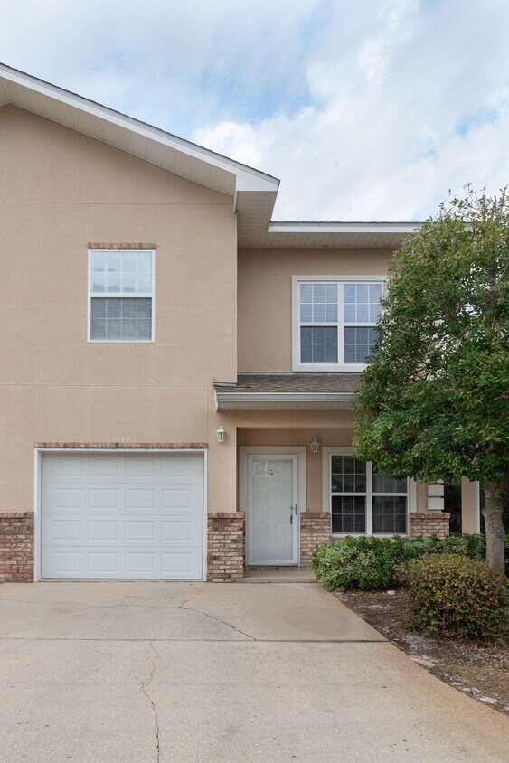 1492 Bentley Cir, Fort Walton Beach, FL 32547 - Townhome Rentals in ...
