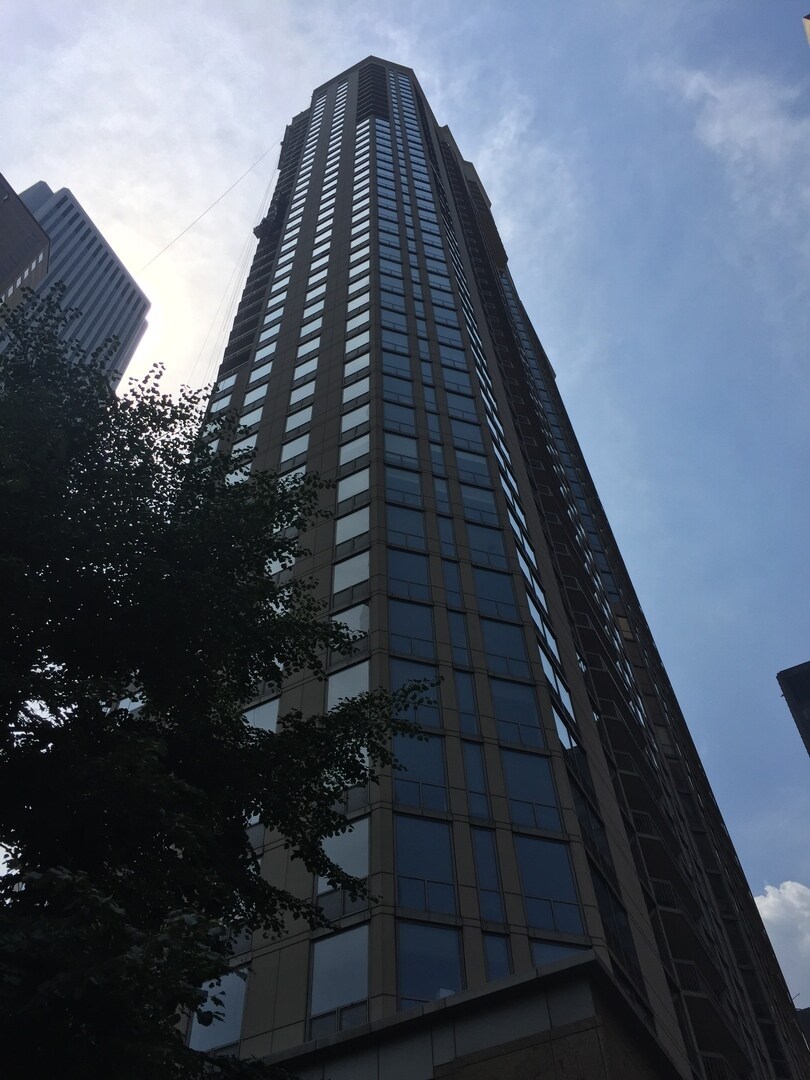 12 S Columbus Dr Unit 14, Chicago, IL - Condo for Rent in Chicago, IL ...