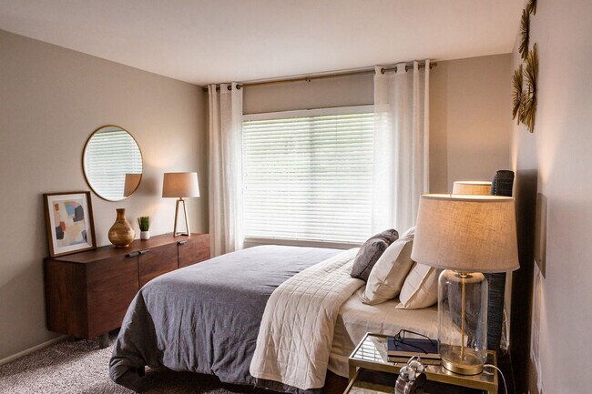 Arlington Club Apartments - Apartments in Wheeling, IL | Apartments.com