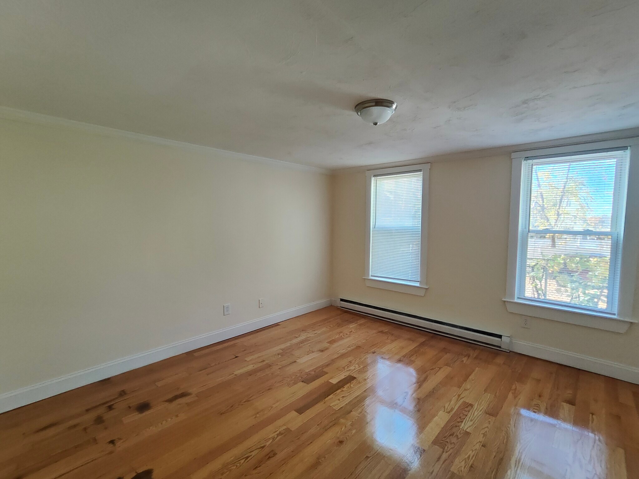 94 1St St Unit 4, Lowell, MA 01850 - Condo for Rent in Lowell, MA ...