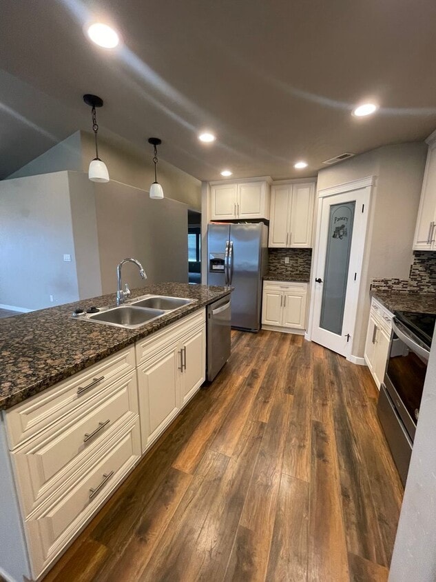 7599 Wilson Way, White City, OR 97503 - House Rental in White City, OR ...