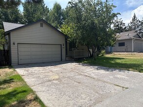 Rock Arbor Villa Houses for Rent - Bend, OR