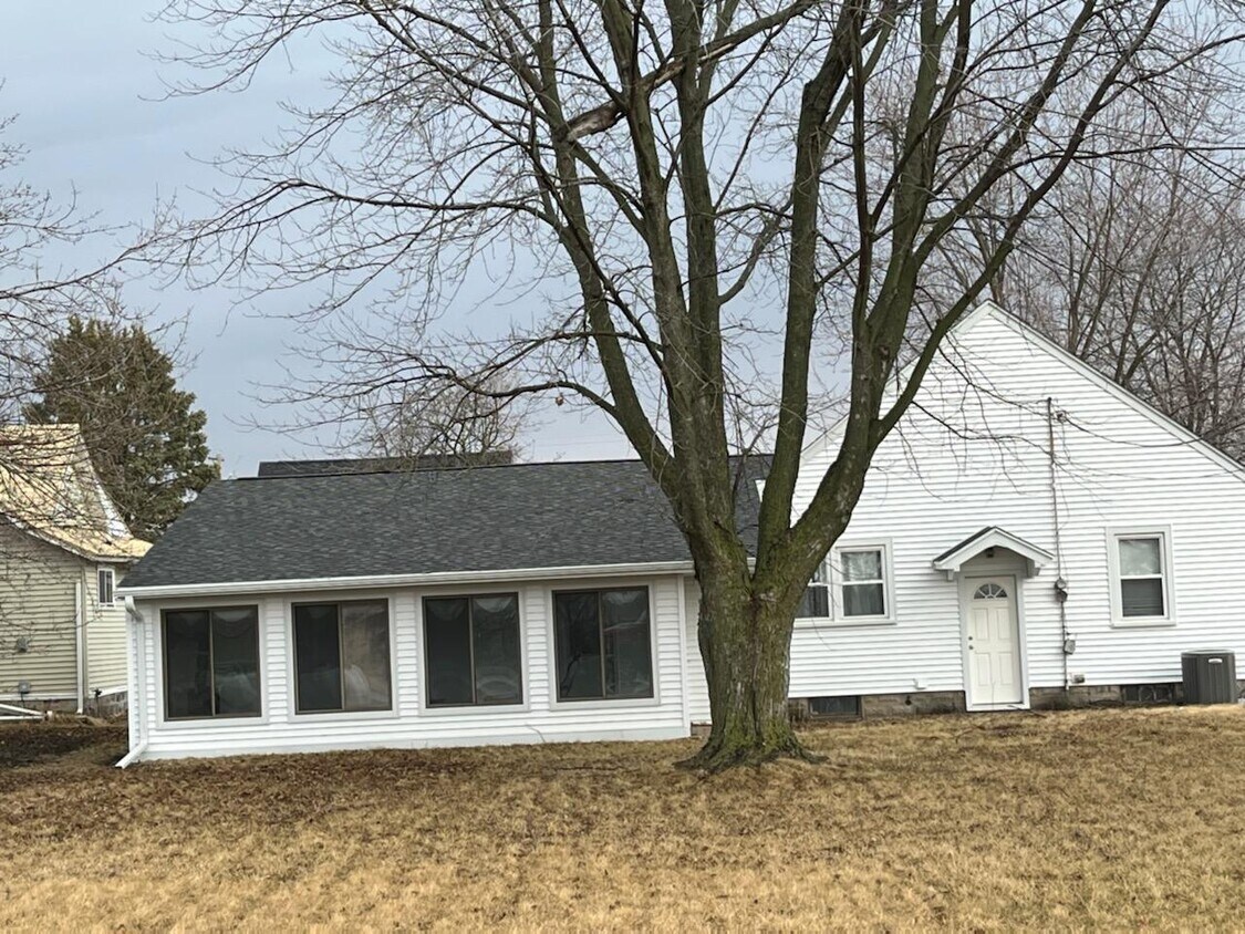 216 Willow St, Bennett, IA 52721 - House Rental in Bennett, IA ...