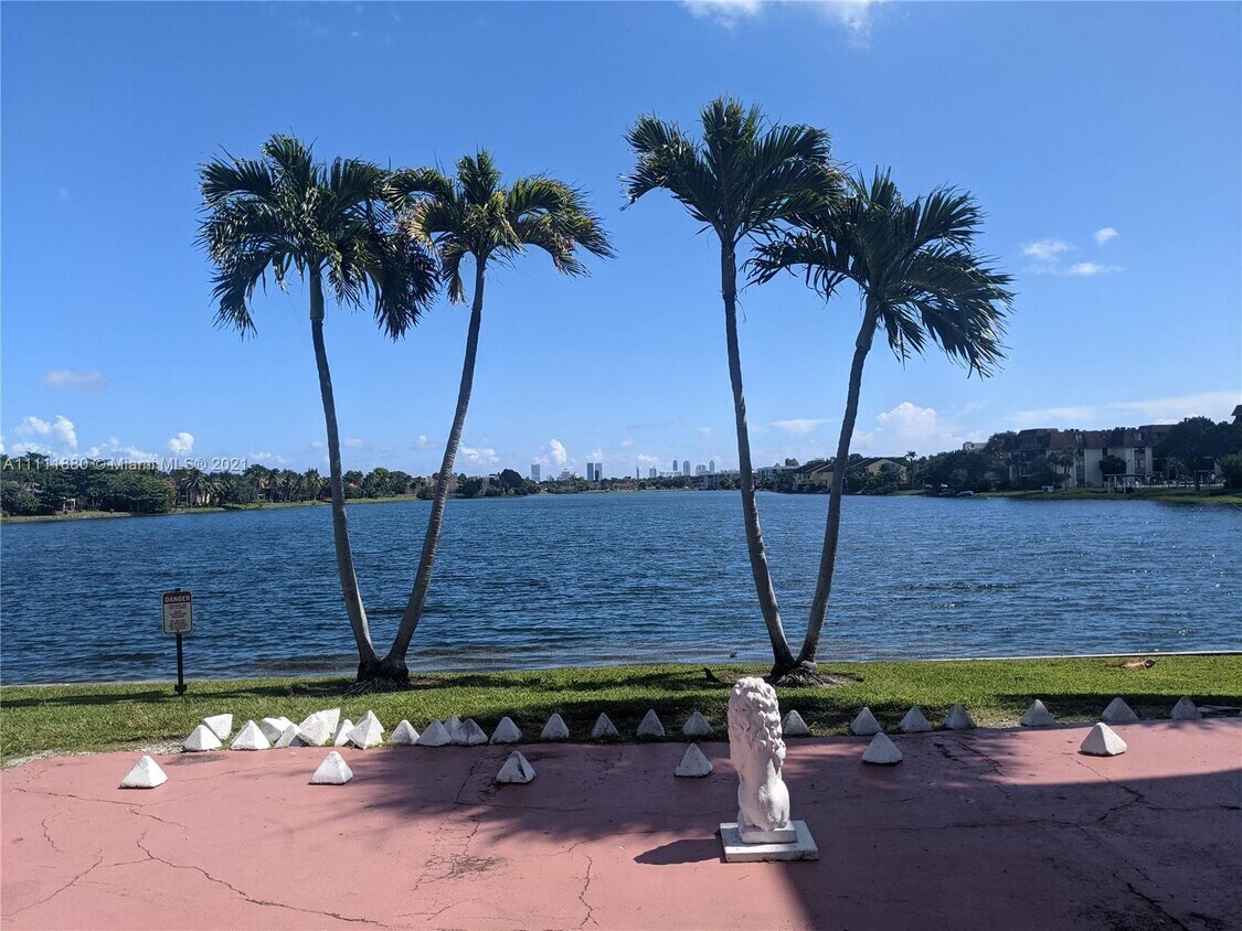 441 NE 195th St Unit 404, Miami, FL 33179 - Condo for Rent in Miami, FL ...