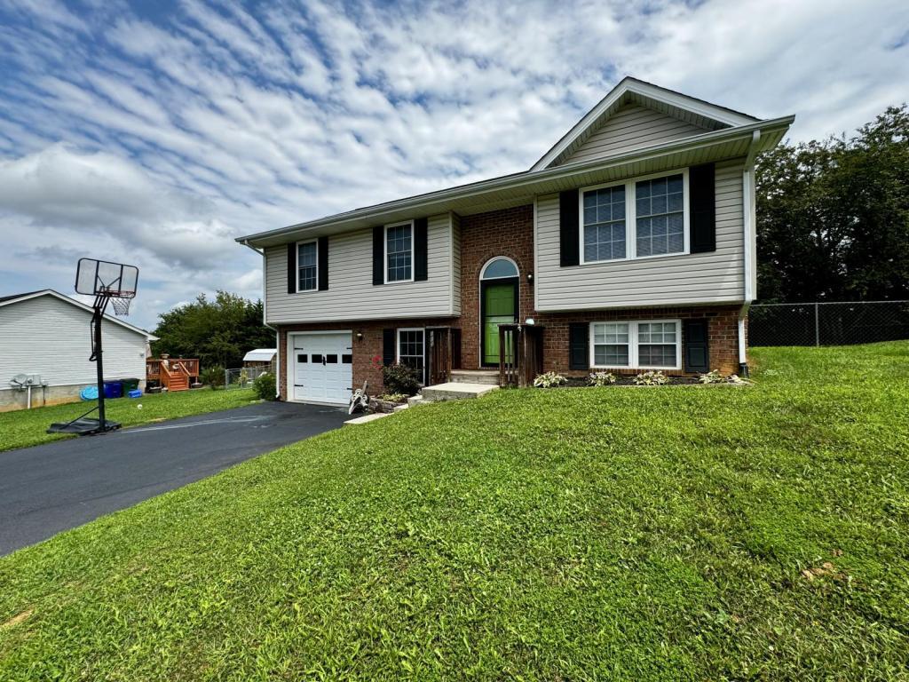 115 Ashton Ct, Christiansburg, VA 24073 - House Rental in ...
