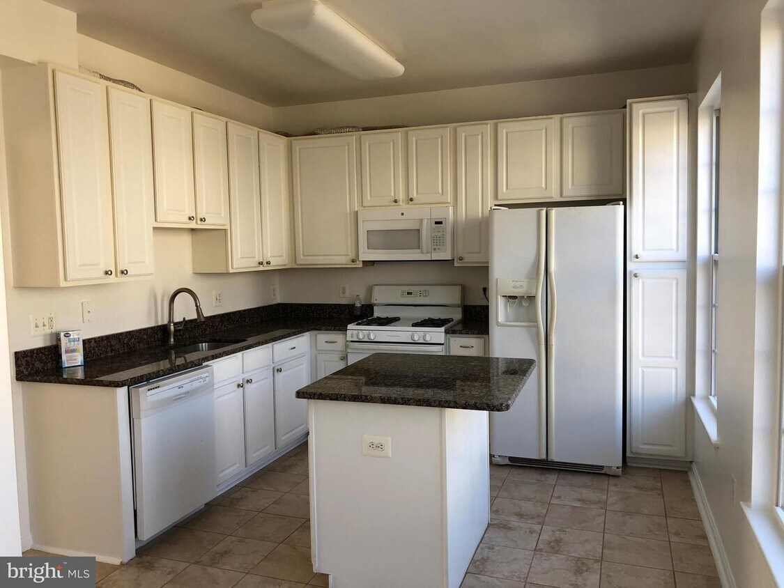 20472 Blue Heron Terrace, Sterling, VA 20165 - Townhome Rentals in ...
