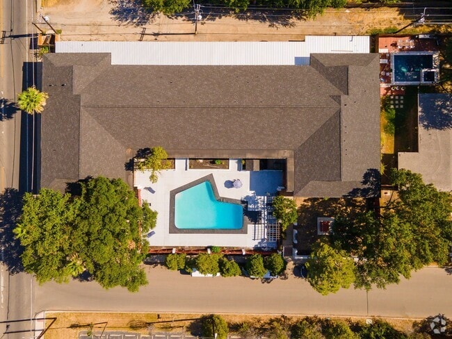 Oak Park/Northwood Apartments for Rent with a Living Room - San Antonio ...