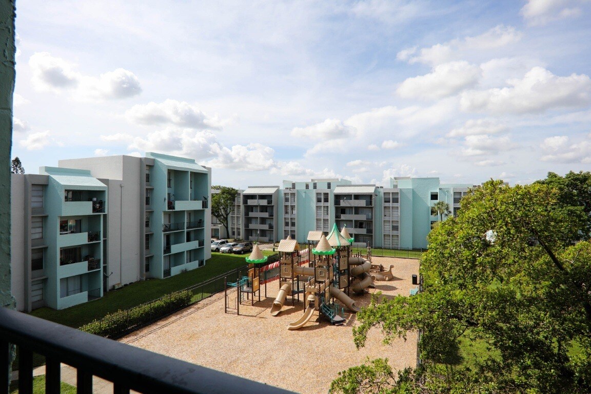 Windward Vista Apartments - Lauderhill, FL | Apartments.com