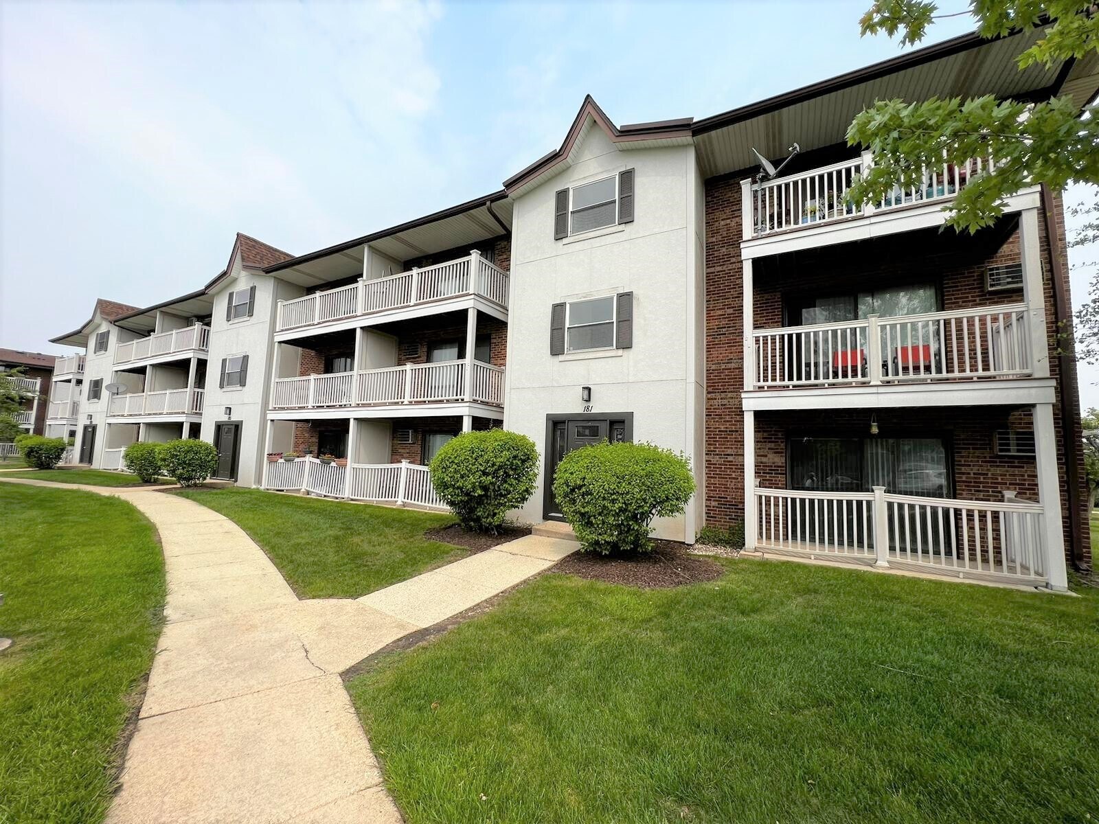 181 Gregory St Unit 11, Aurora, IL 60504 - Condo for Rent in Aurora, IL ...