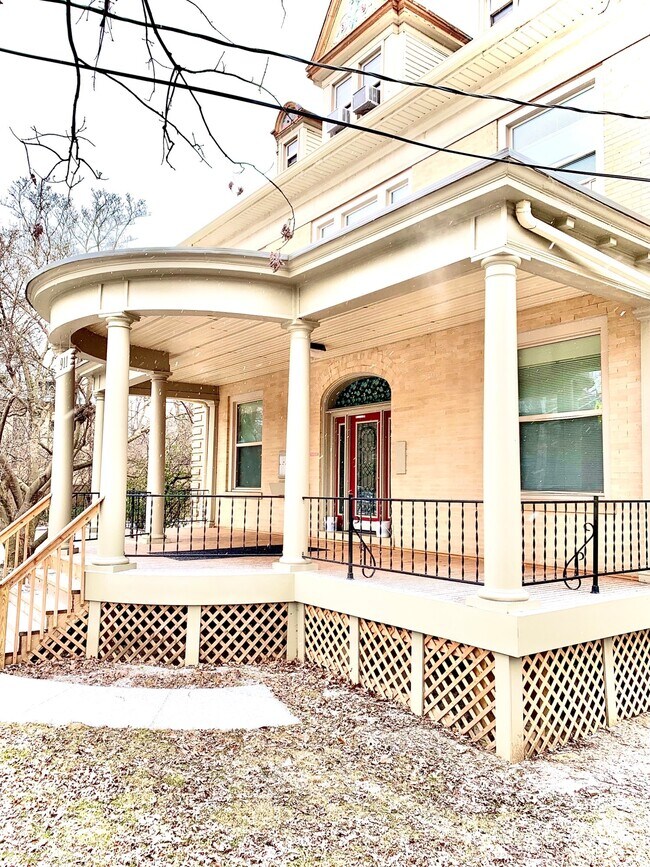 911 Clinton Springs Ave Unit 4, Cincinnati, OH 45229 - 911 Clinton ...