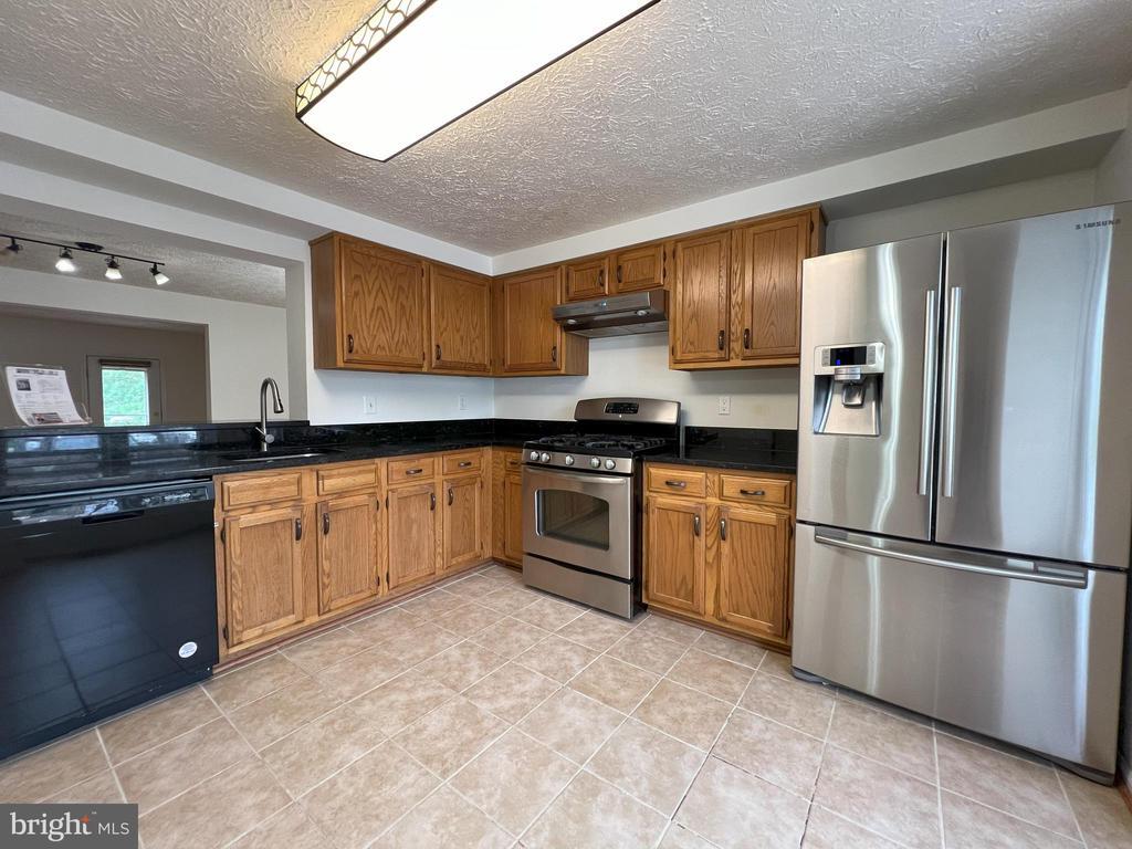 14027 Great Notch Terrace, North Potomac, MD 20878 - Townhome Rentals ...