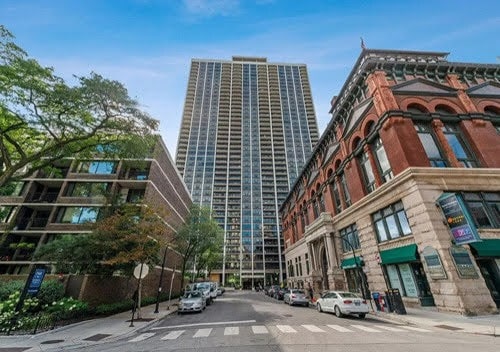 1560 N Sandburg Terrace Unit 4008, Chicago, IL 60610 - Condo for Rent ...