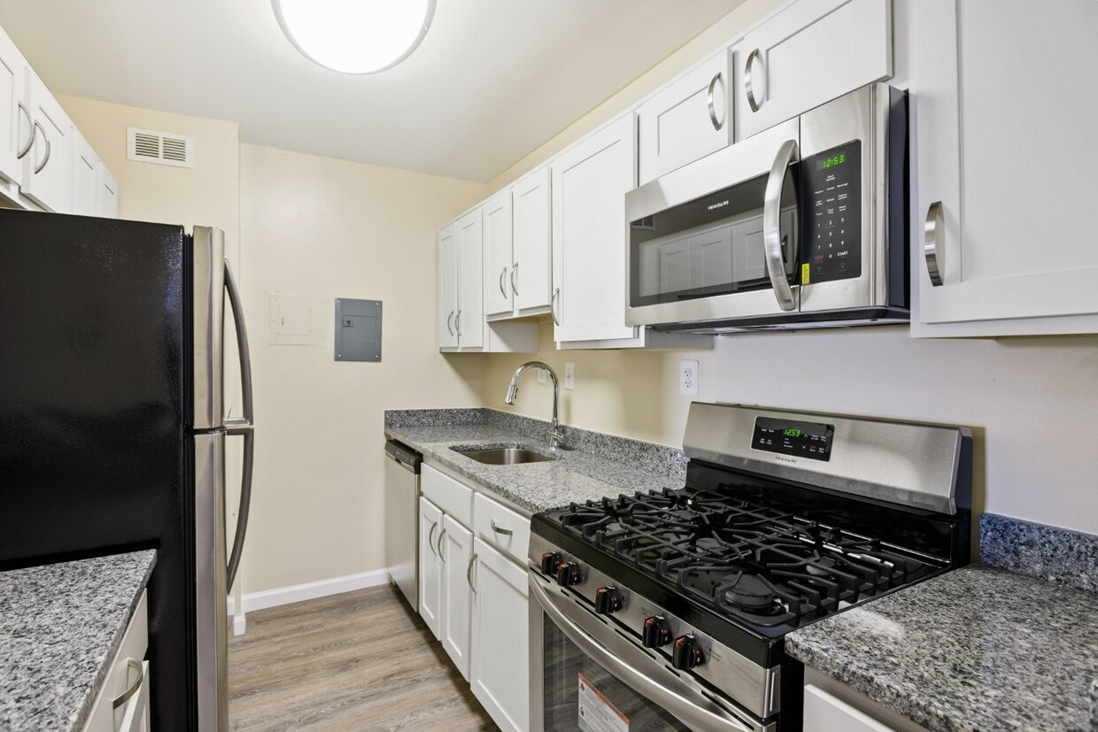 Plaza Towers - Apartments in Hyattsville, MD | Apartments.com