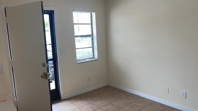 1041 SE Monterey Rd Unit 2-8, Stuart, FL 34994 - Condo for Rent in ...