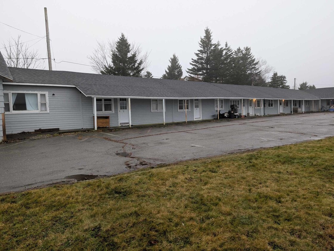 365 Nova Scotia Trunk 1 Unit 4, Yarmouth, NS B5A 4A9 - Apartment for ...