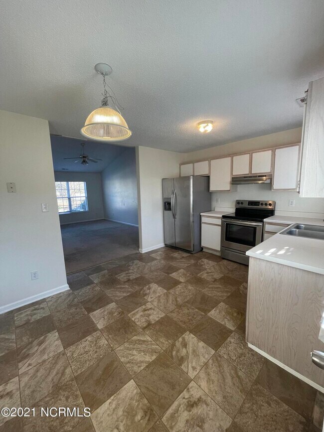 559 Corbin St, Jacksonville, NC 28546 - Townhome Rentals in ...