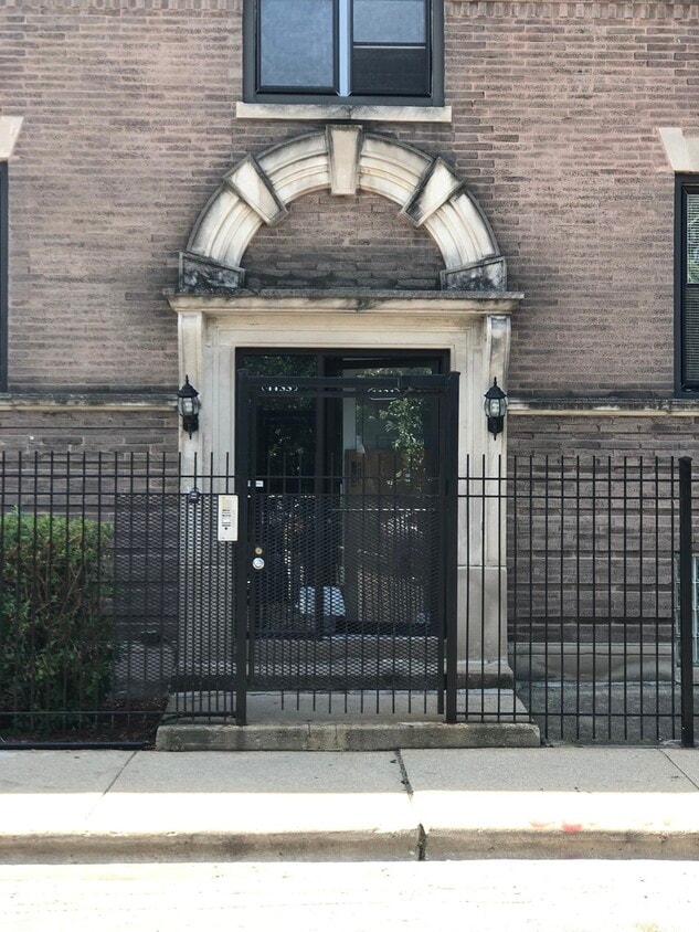 1131 E 61st St Unit 3, Chicago, IL 60637 - Condo for Rent in Chicago ...