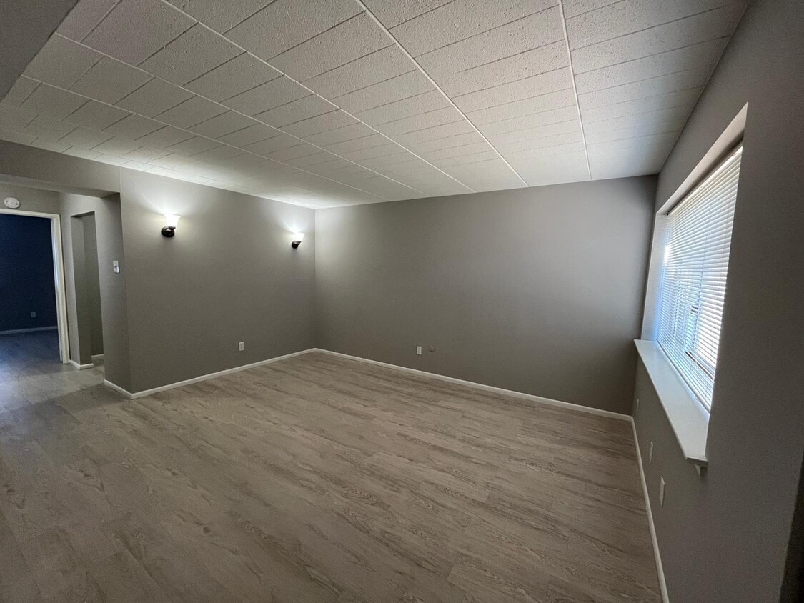 Brinton Manor - 3000 Locust St Pittsburgh, PA 15221 | Apartments.com