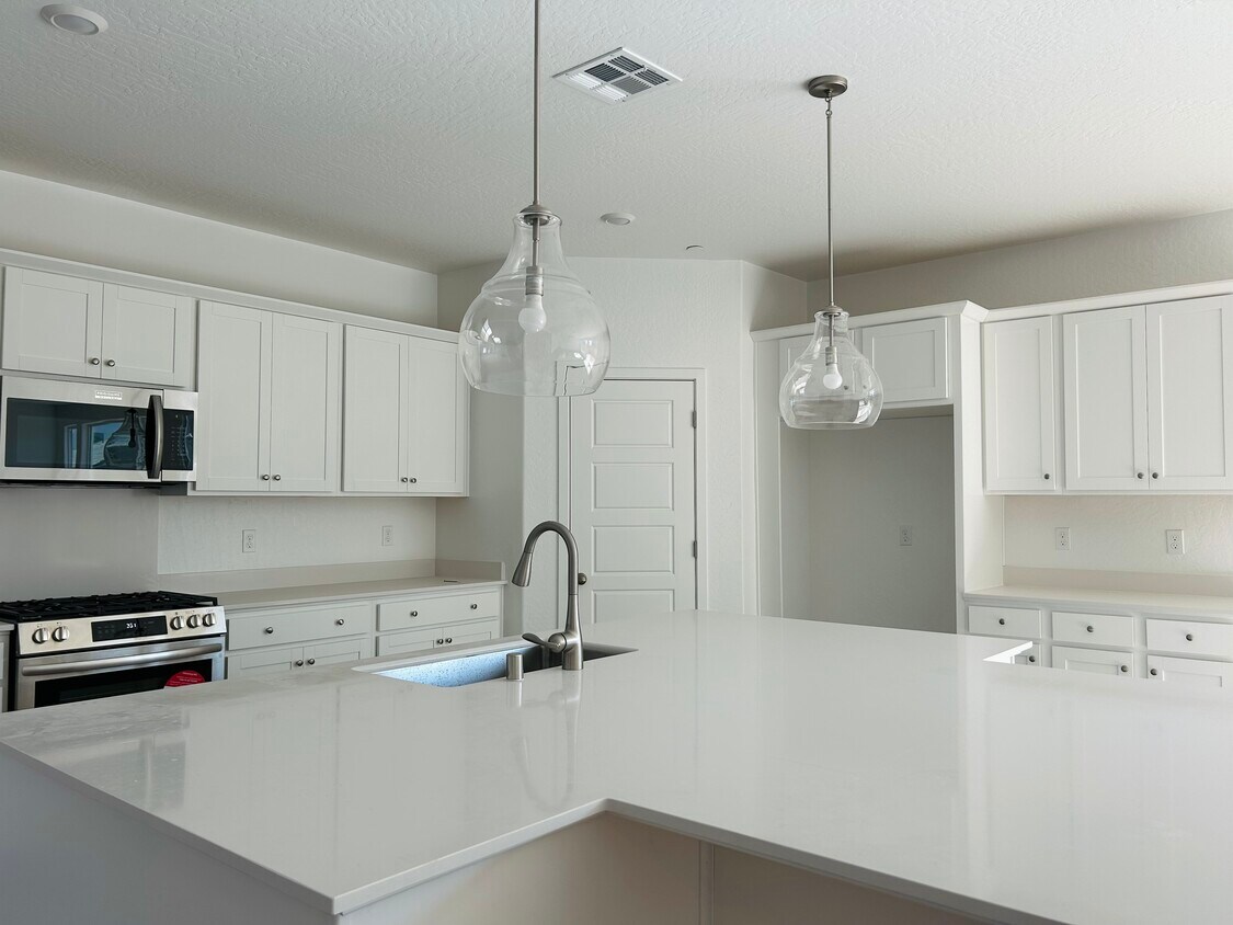 7073 W Holland Ave, West Side, CA 93723 - House Rental in West Side, CA | Apartments.com