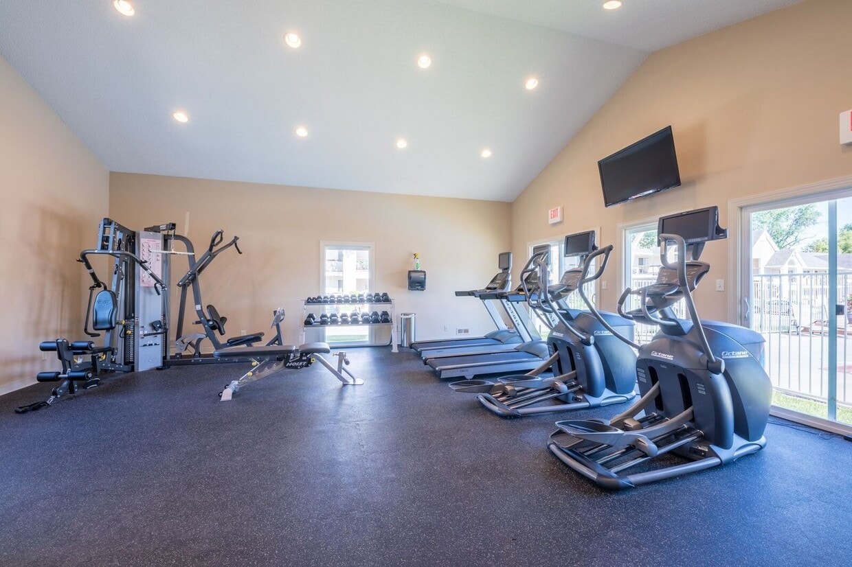 Bennett Grand Woods Apartments - 1813 Bennett Dr West Des Moines, IA ...