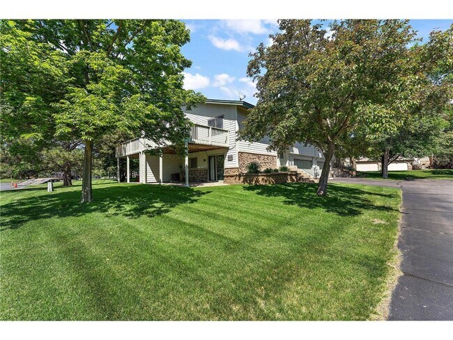 11141 Xavier Rd S, Minneapolis, MN 55437 - Townhome Rentals in ...