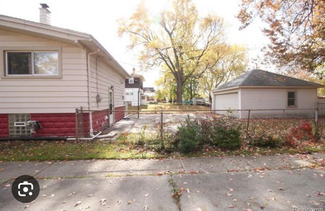 22871 Hayes Ave, Eastpointe, MI 48021 | Apartments.com