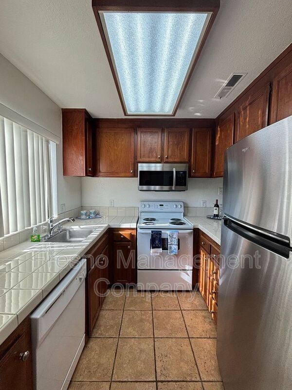 4885 N Backer Ave Unit #152, Fresno, CA 93726 - Condo for Rent in ...