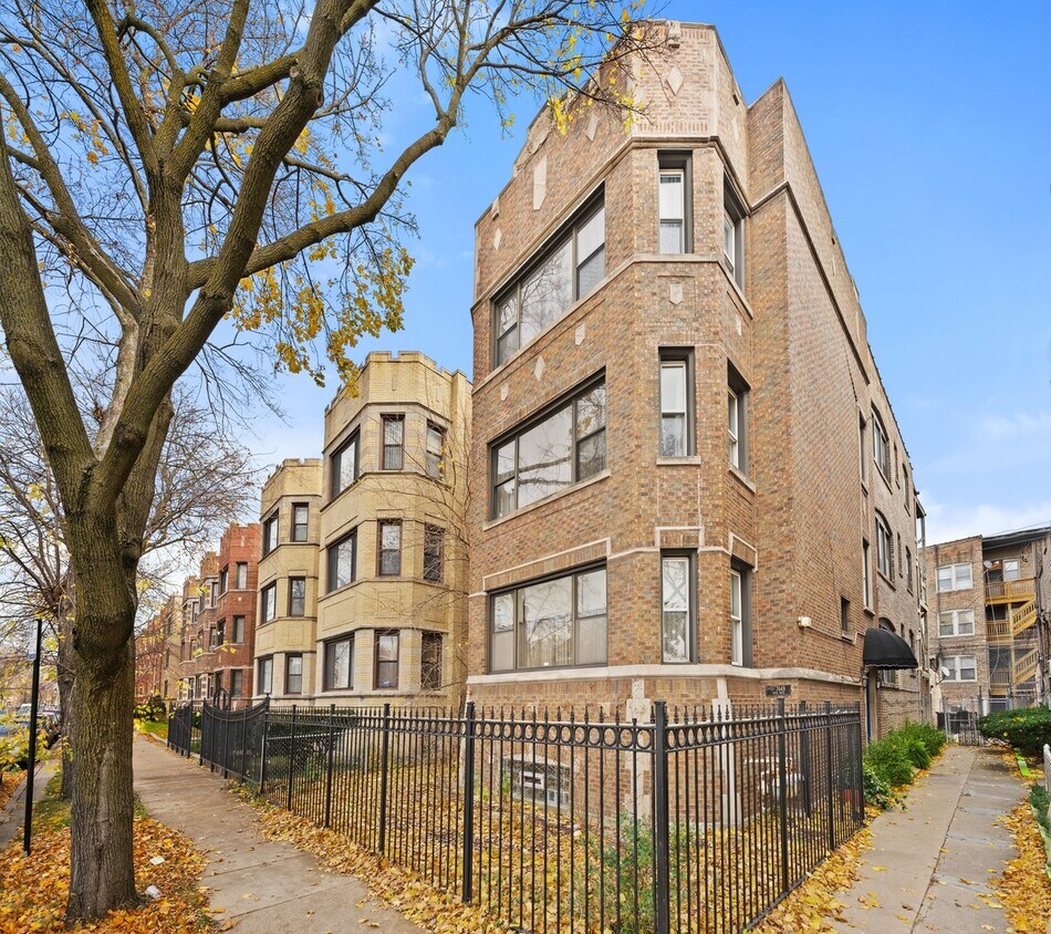 7649 S Yates Blvd, Chicago, IL 60649 - House Rental in Chicago, IL ...