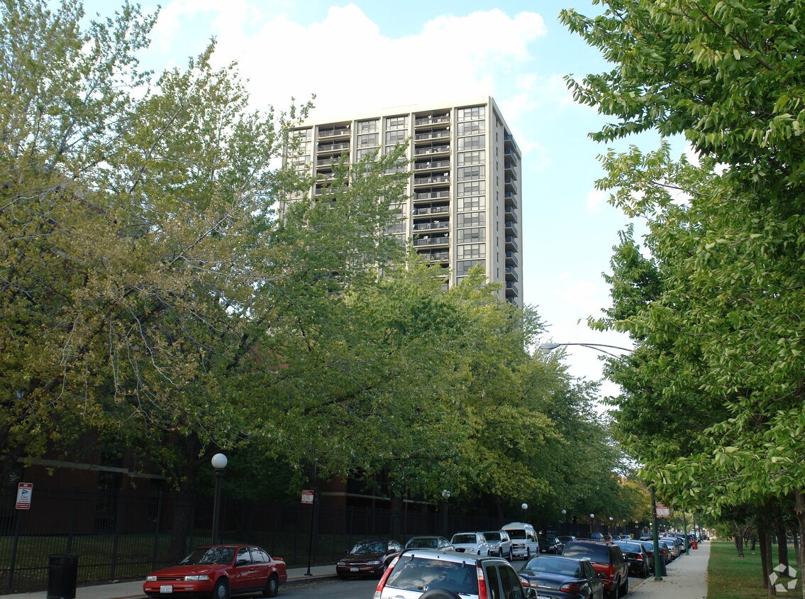 South Commons Apartments - Chicago, IL | Apartments.com