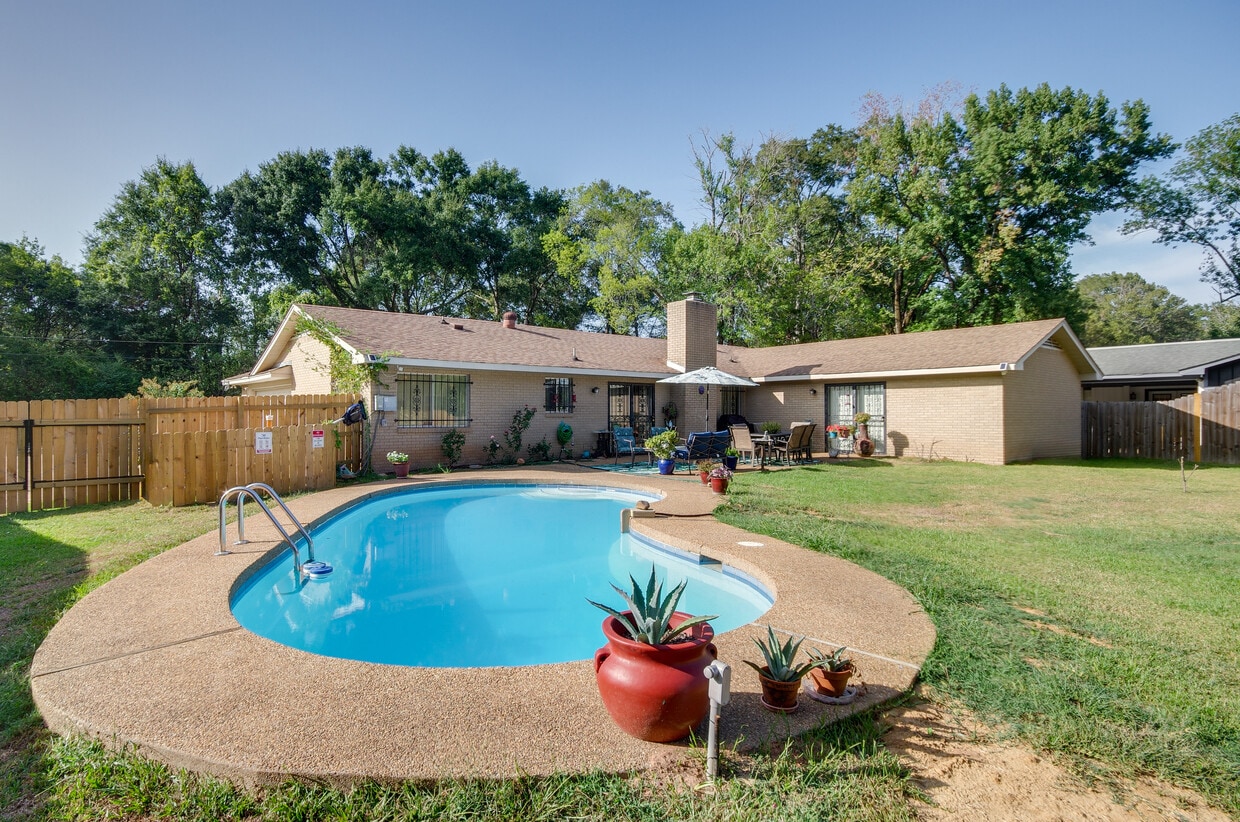 5846 Clubview Dr, Jackson, MS 39211 - House Rental in Jackson, MS ...