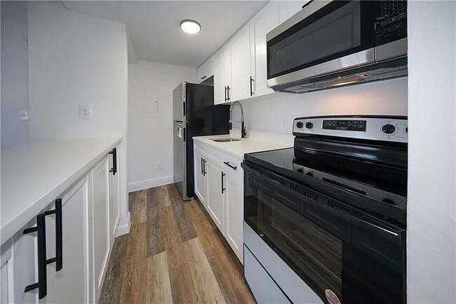 Pinewood FL Condos for Rent