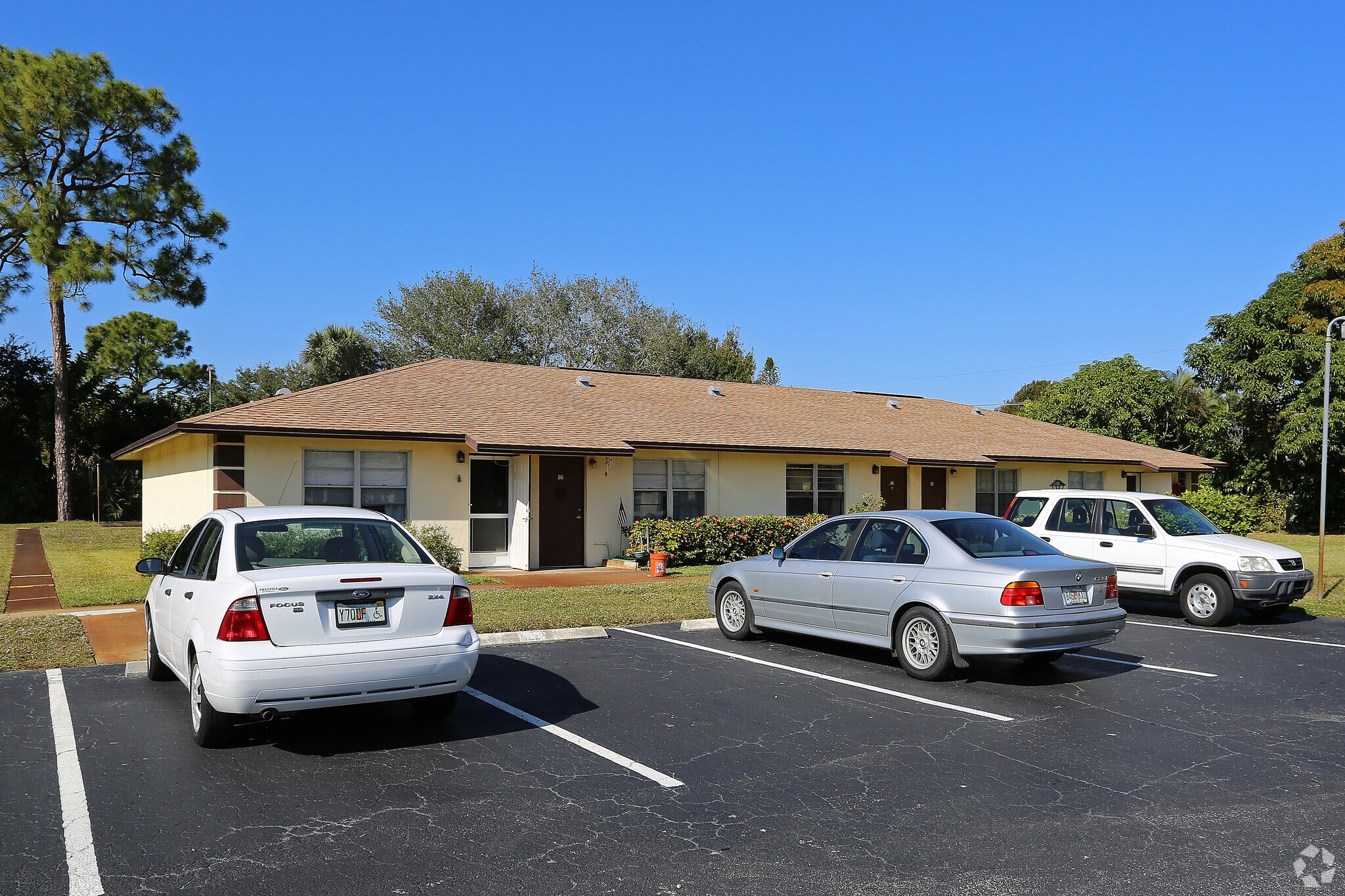 Stuart Manor Apartments - 1490 S Kanner Hwy Stuart, FL 34994 ...
