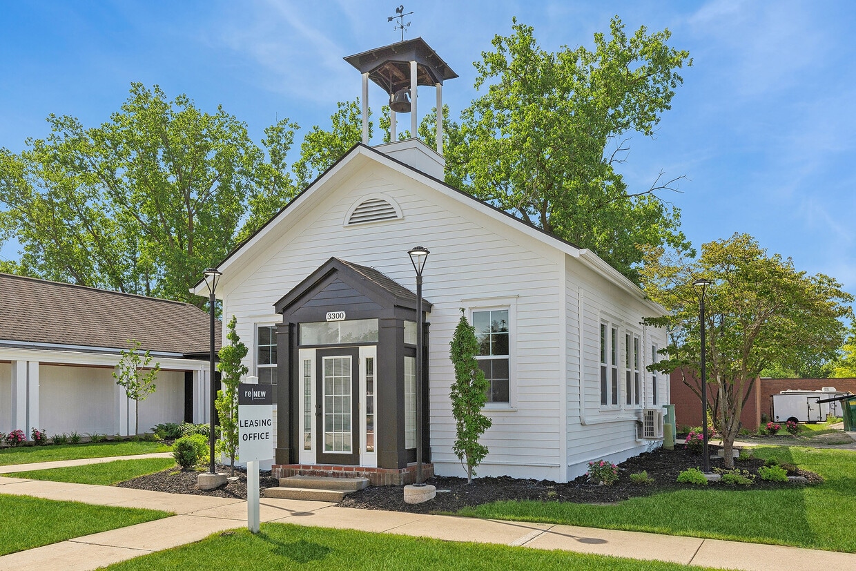 ReNew Woodland Ranch South - 3300 E Paris Ave Se Kentwood, MI 49512 ...