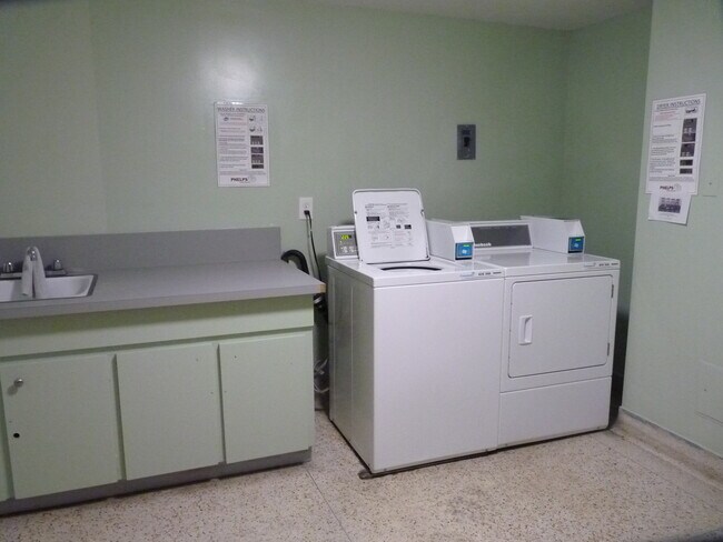 Victoria Village Towers Apartments - 1704 Victoria Park Ave Toronto, ON ...