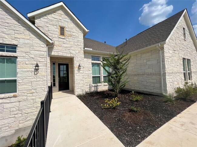 137 Red Tail Hawk Ln, Cedar Creek, TX 78612 - House Rental in Cedar ...