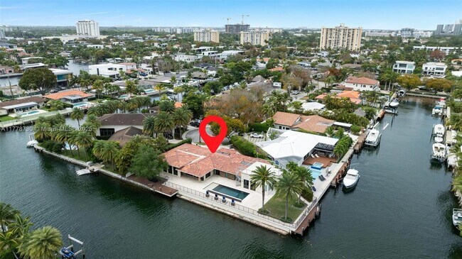 Keystone Point Venetian Apartments for Rent with High Ceilings - North ...