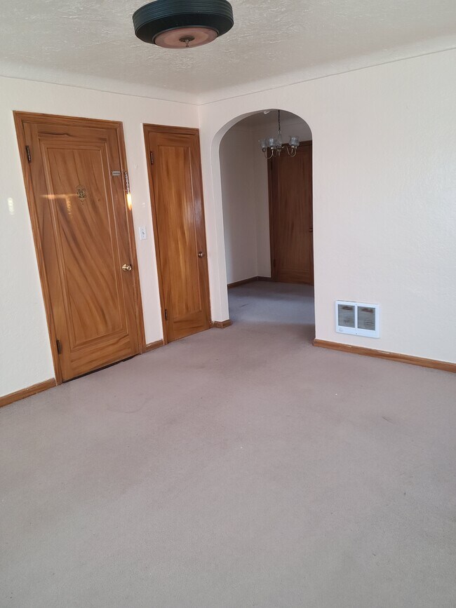 945 E Lander St Unit 3